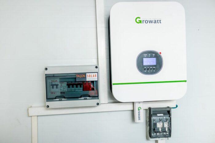 Solar Inverter Installation | Cost & Step-By-Step Guide 2025
